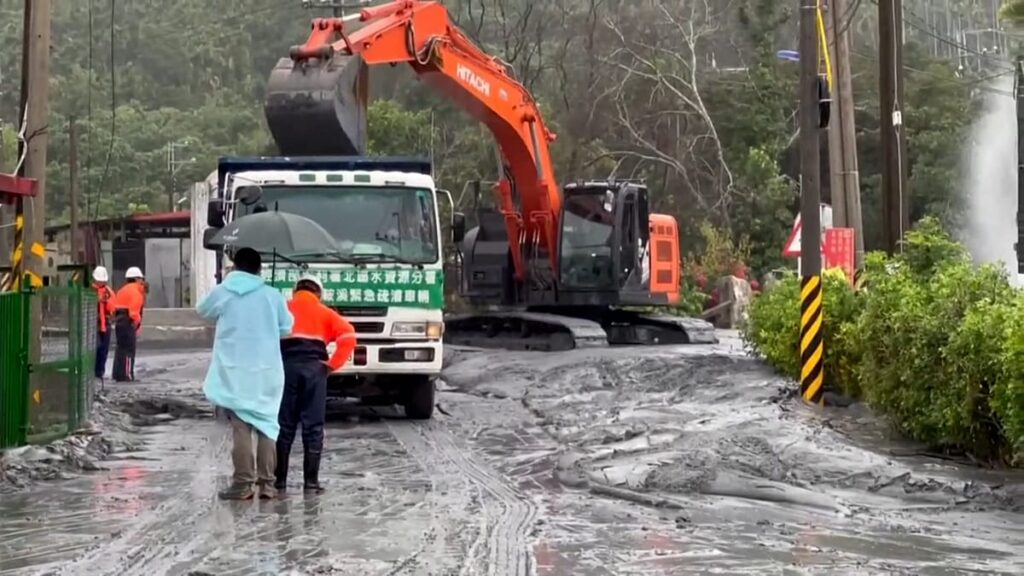 Der tropische Sturm Fung-Wong nähert sich Taiwan mit starken Winden und ...